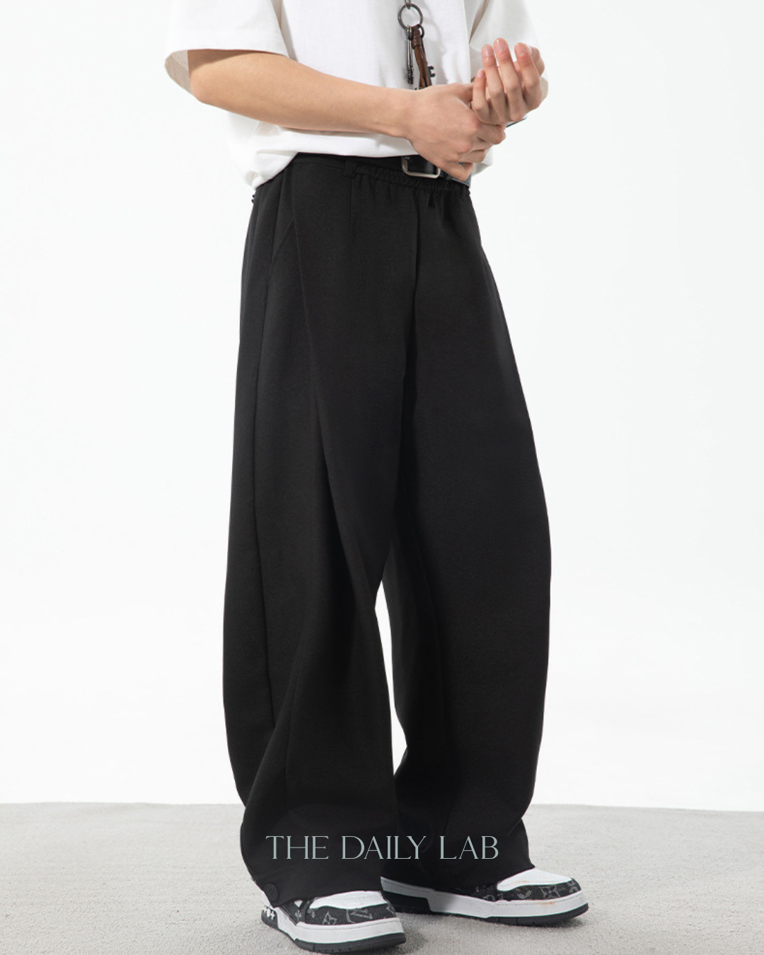 Retro-Inspired Pleated Pants in Black – The Daily Lab
